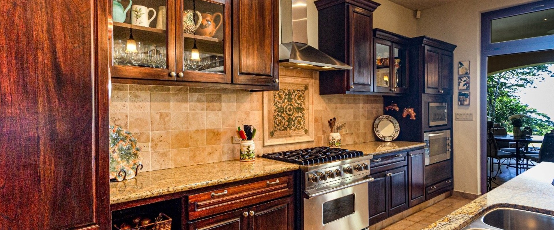 Custom Cabinets: An In-Depth Look